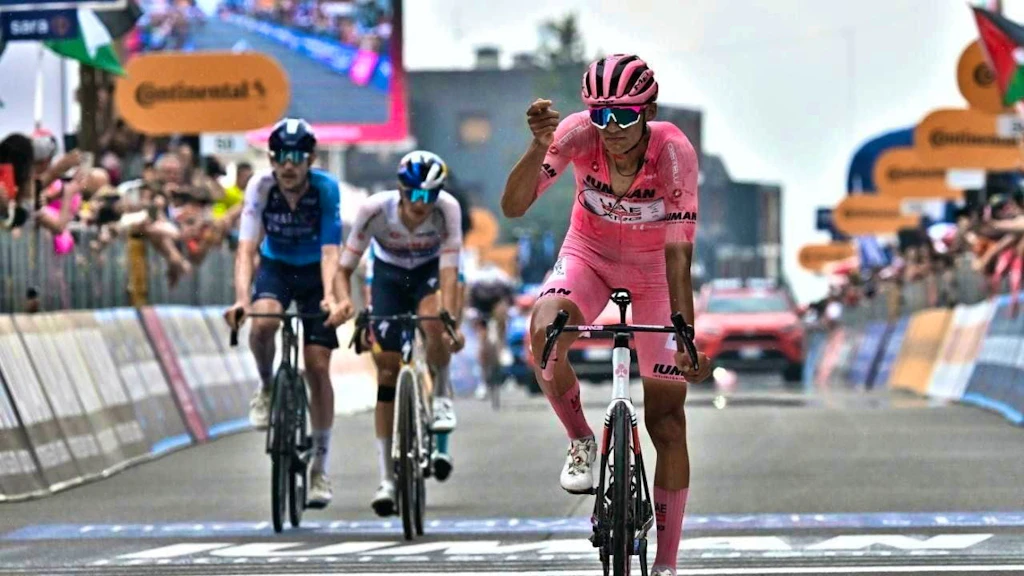 Three Giro opening stages abroad again in 2026