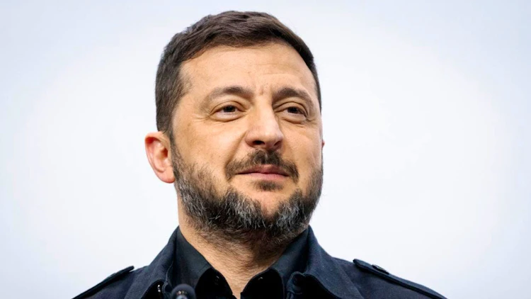 Zelensky sente ancora Trump e Macron: «Servono missili»