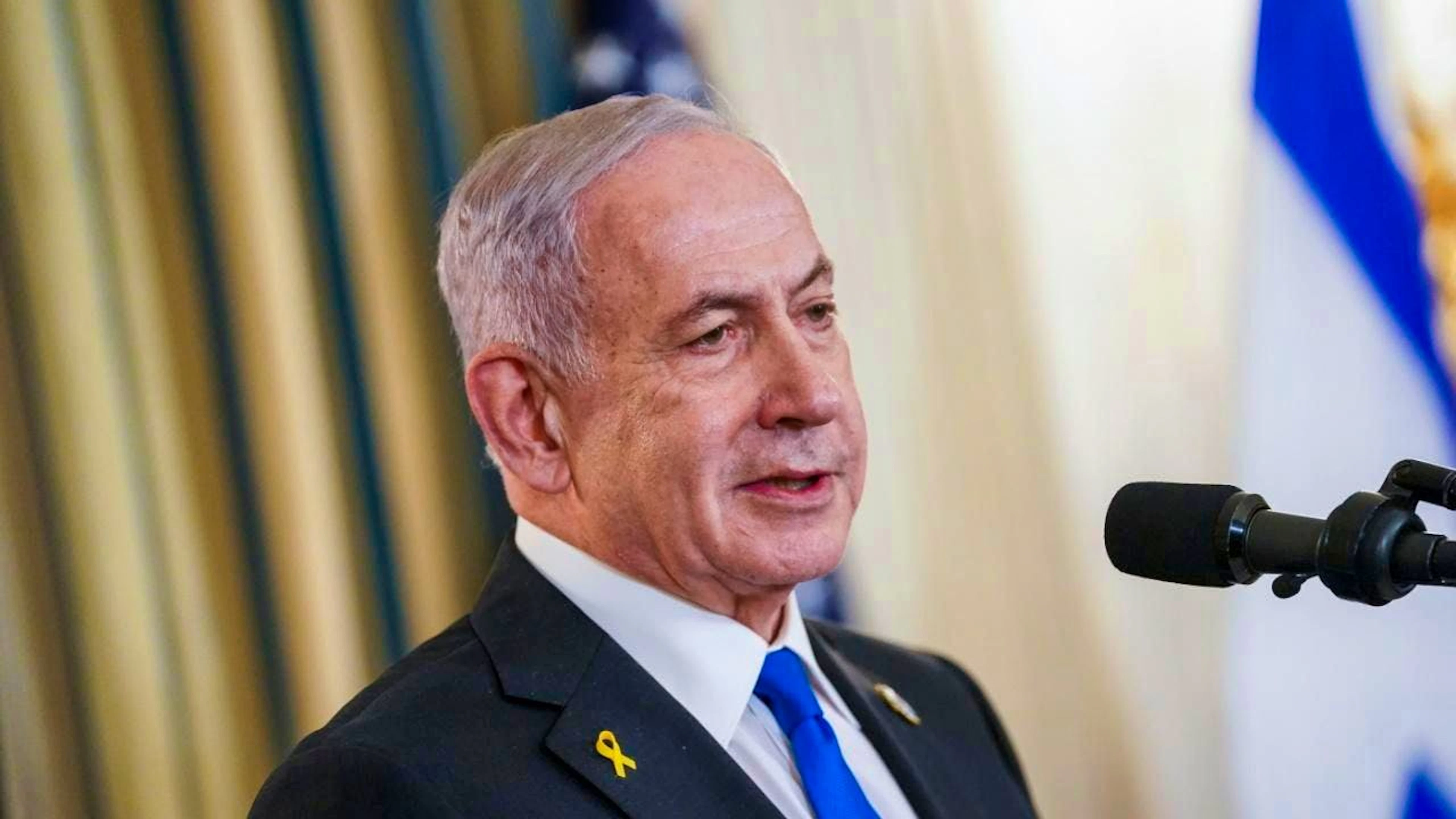 Presenti anche Netanyahu e Abu Mazen al vertice di Sharm el-Sheikh