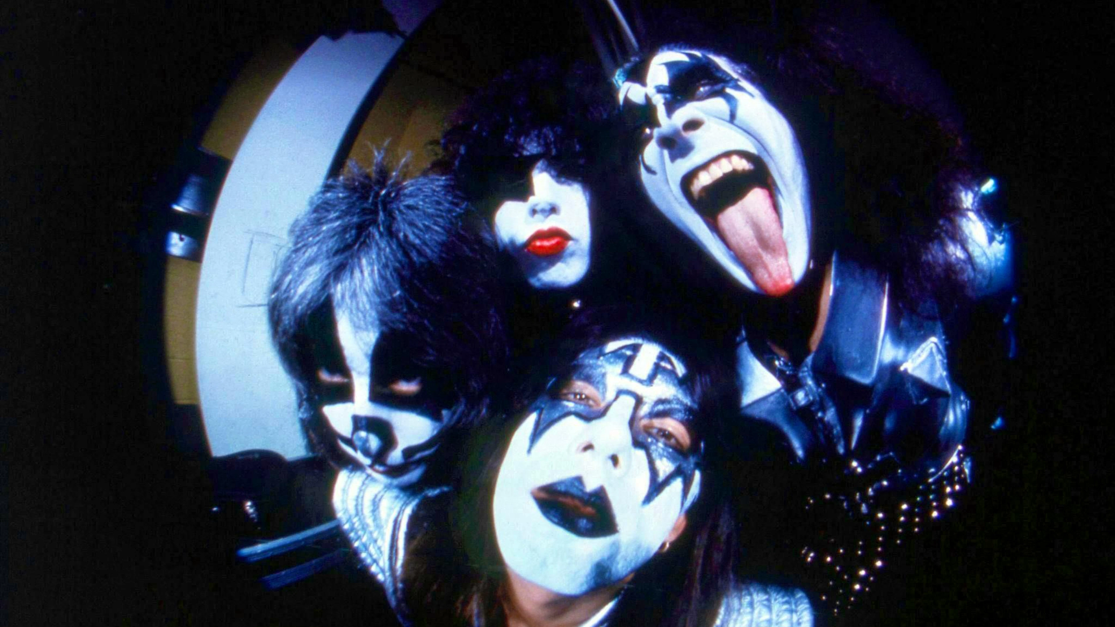 Kiss star dies after brain haemorrhage