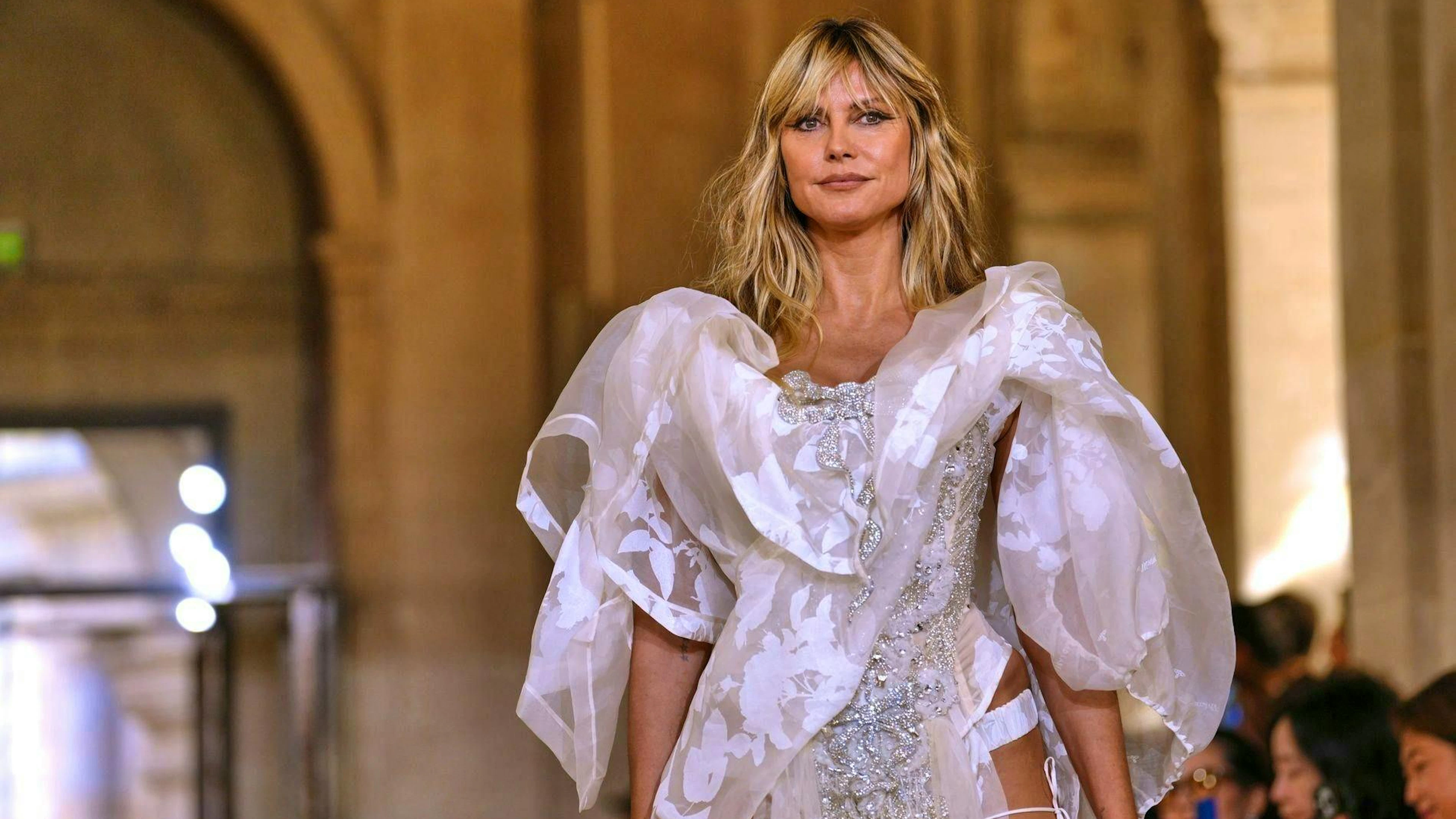 Heidi Klum sets the tone once again on "Project Runway"