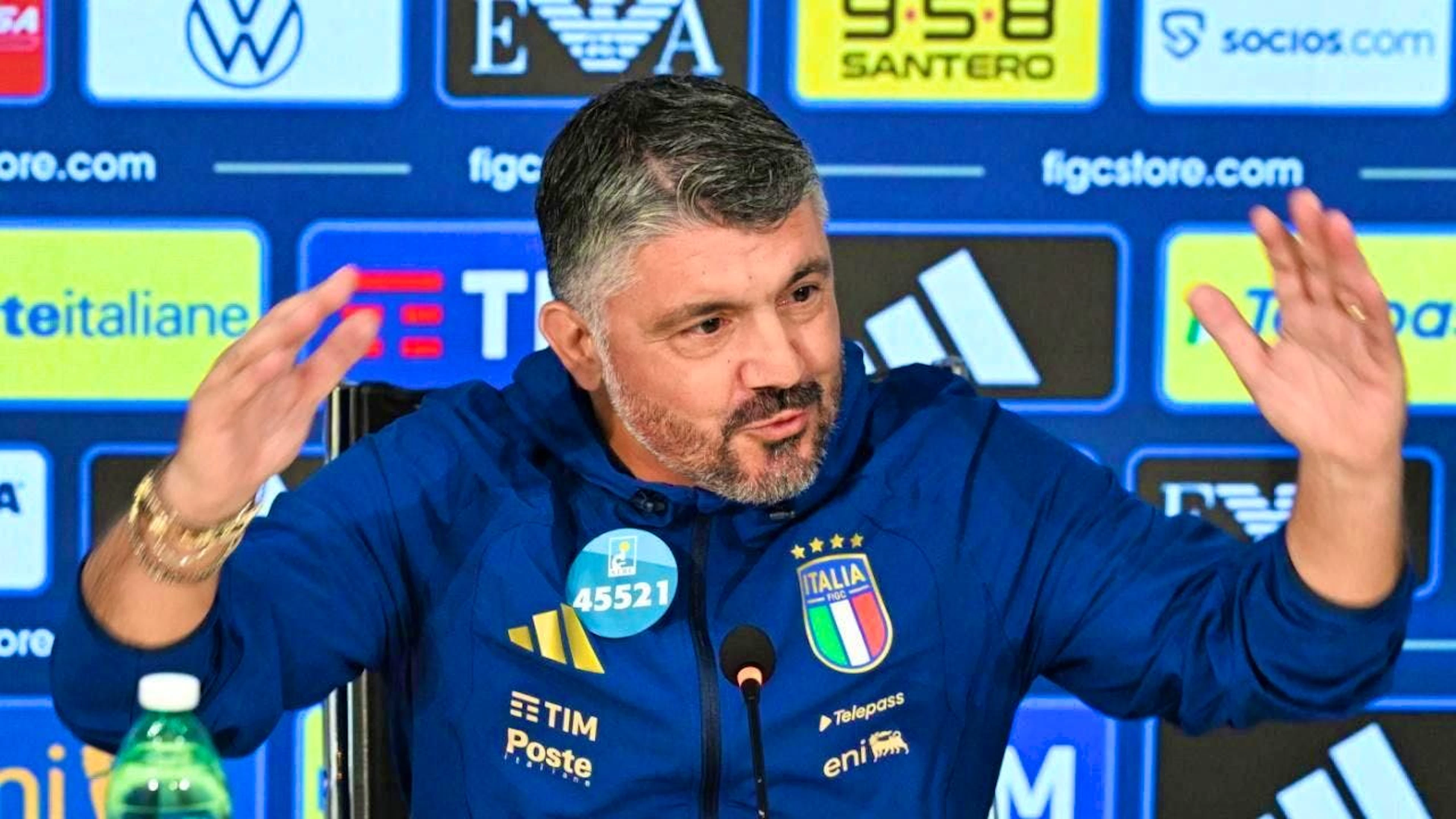 Italy coach Gattuso angry with his own fans: "A disgrace"