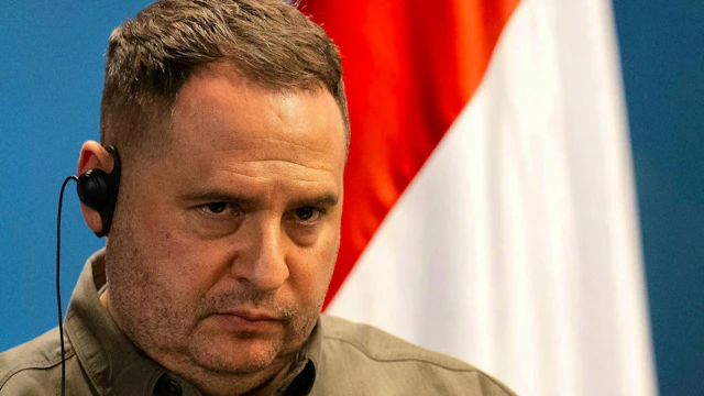 Power vacuum in Kiev: Zelensky's closest man Jermak resigns after raid