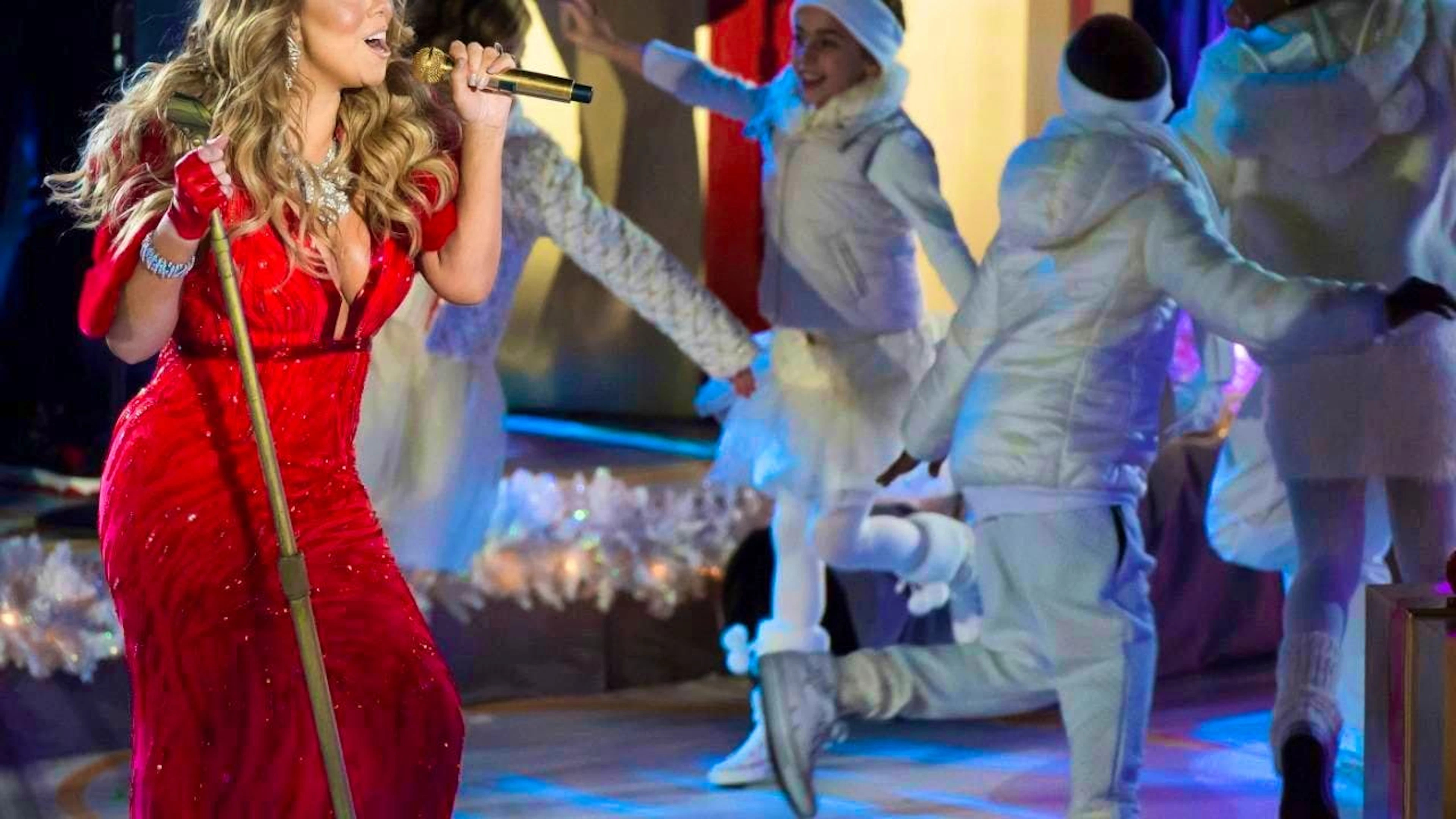 Once again, the eternal Christmas hits storm the Swiss charts