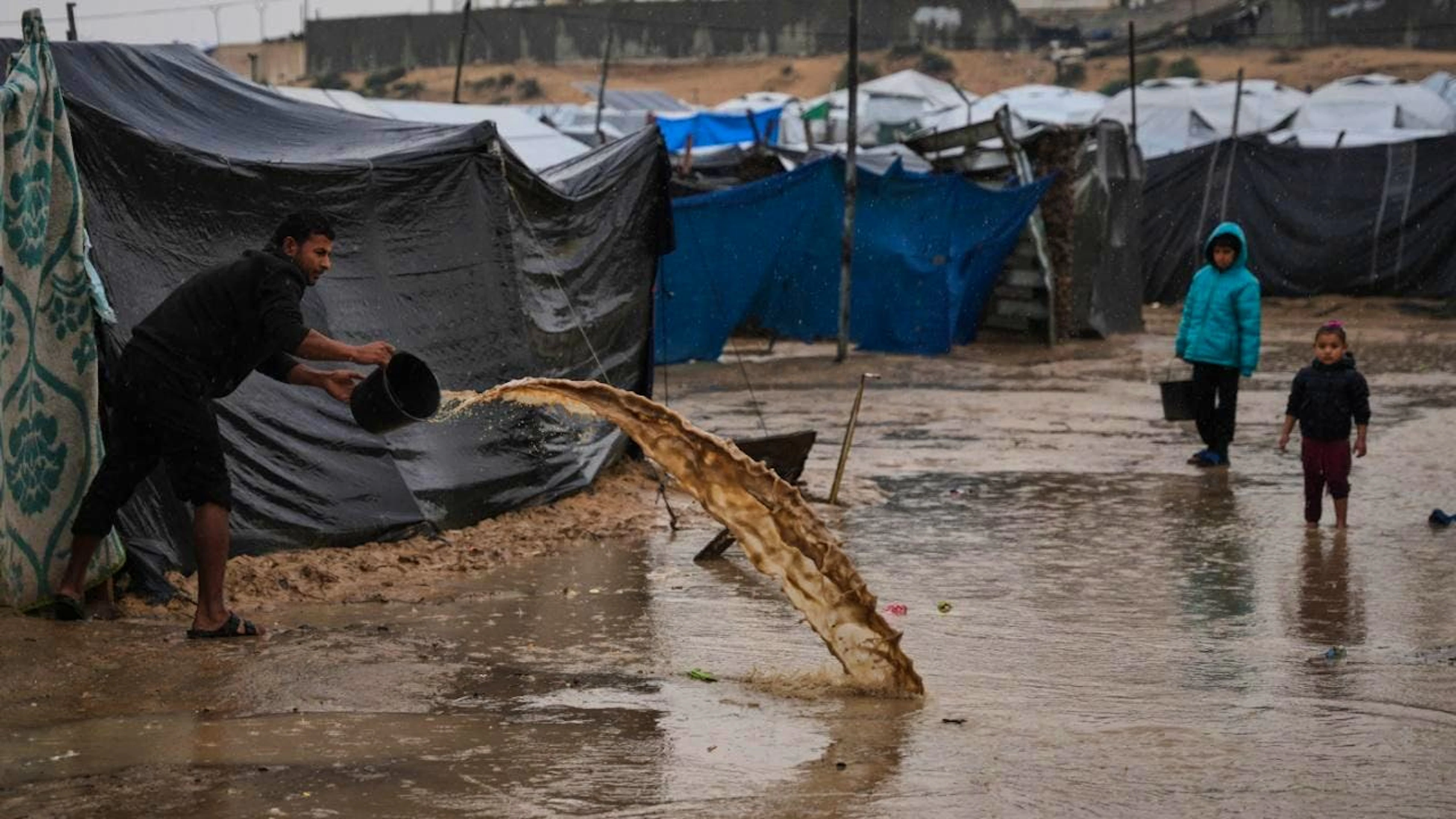 Tragedia infinita a Gaza: altri due bimbi uccisi dal freddo