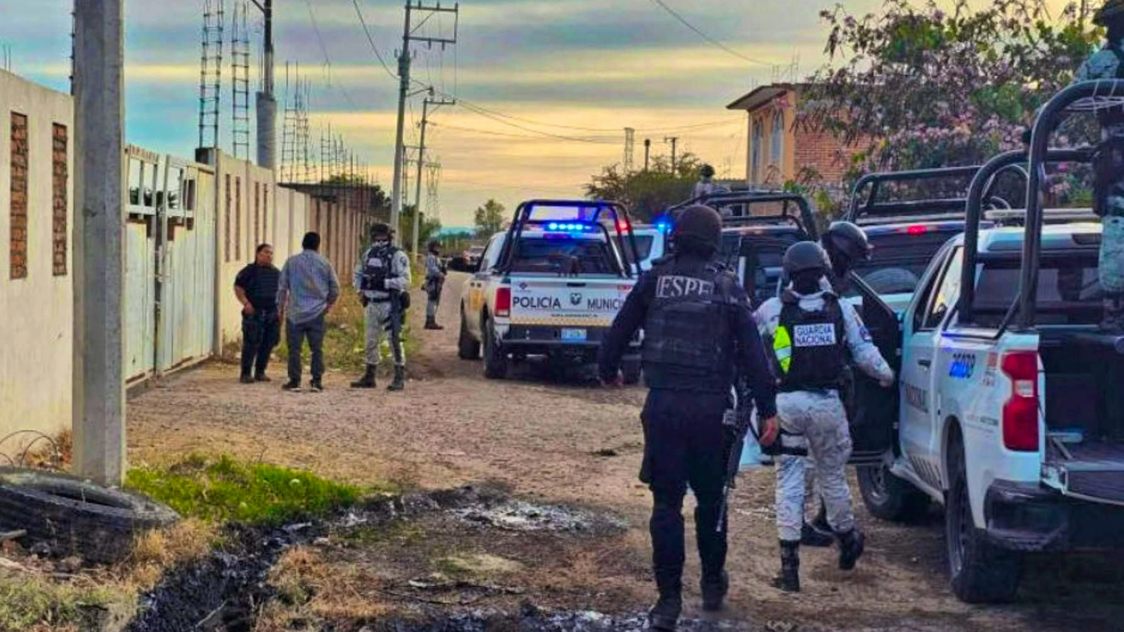 11 dead in attack on football pitch in Mexico
