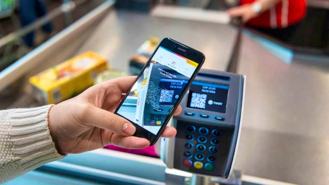 Survey: Smartphone overtakes card as the most popular payment method