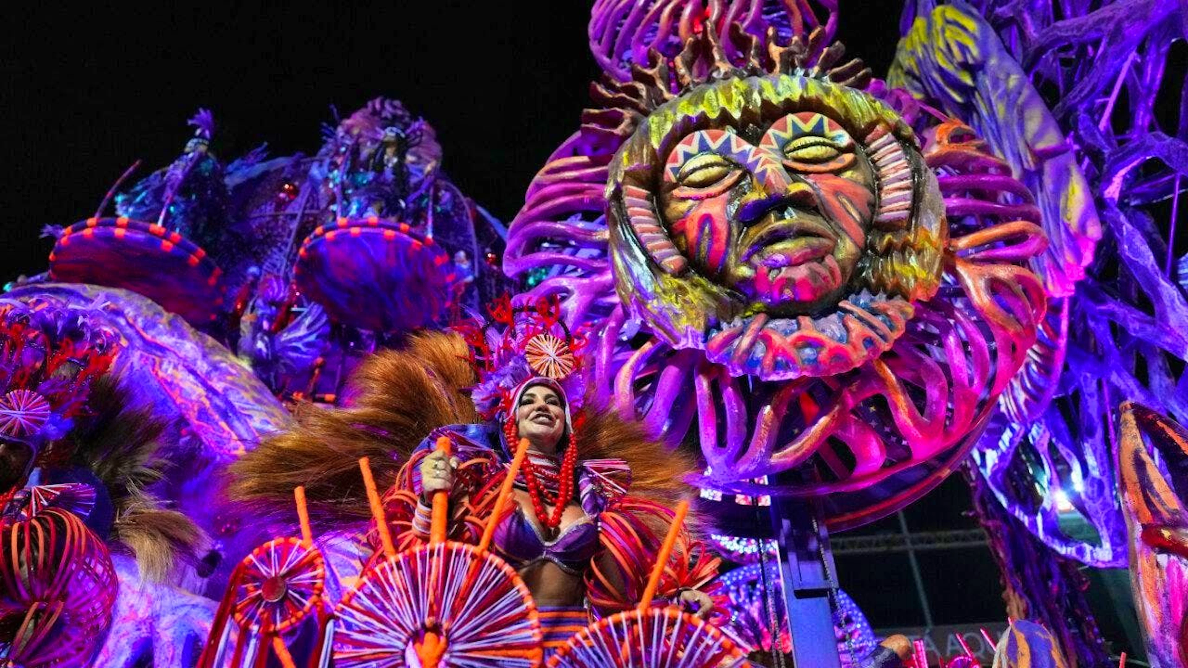 Spectacle at Sugar Loaf Mountain: Carnival parades in the Sambodrome in Rio