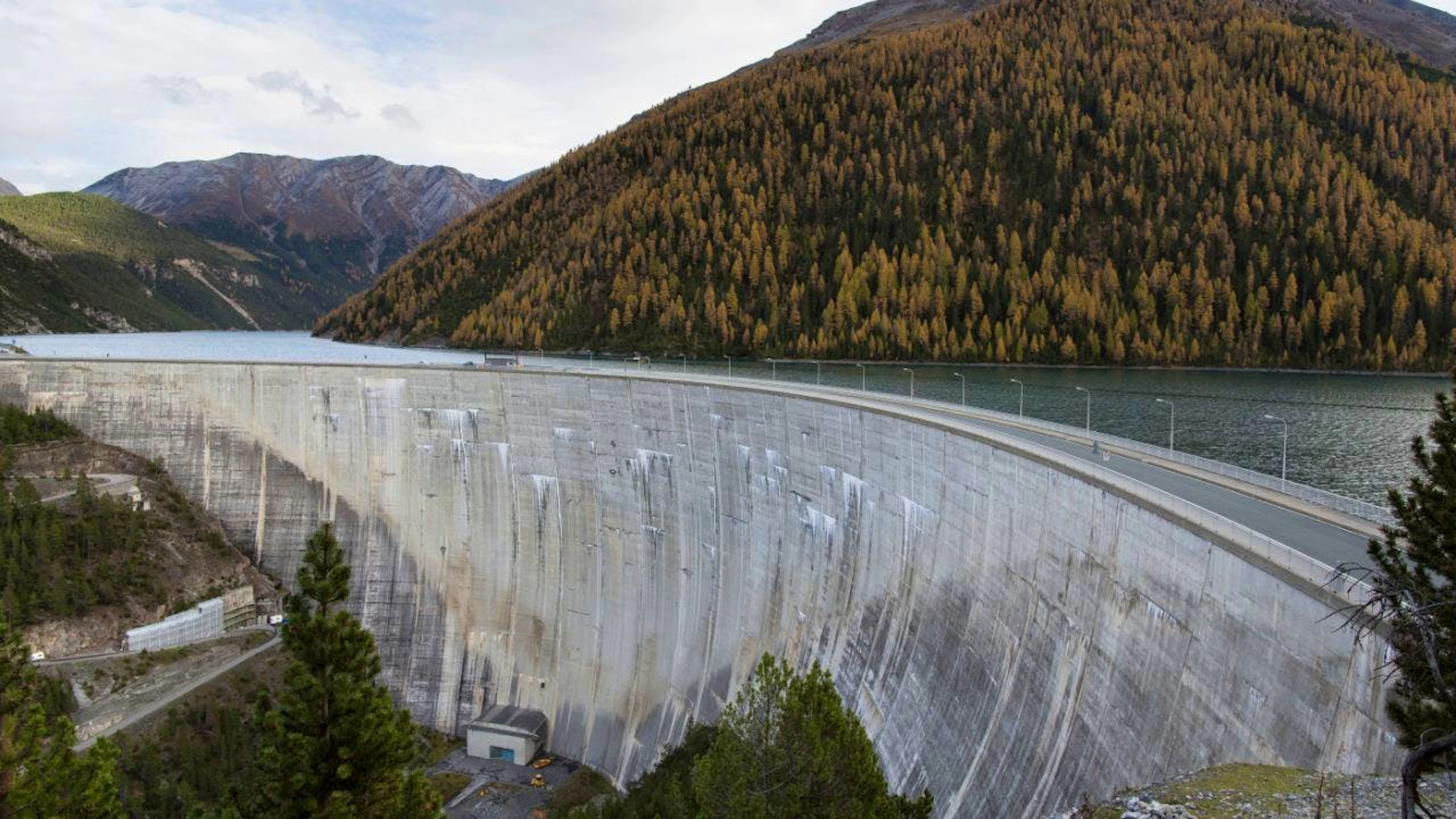 Nell'ultimo anno EKW Engadina ha prodotto più elettricità rispetto alla ...