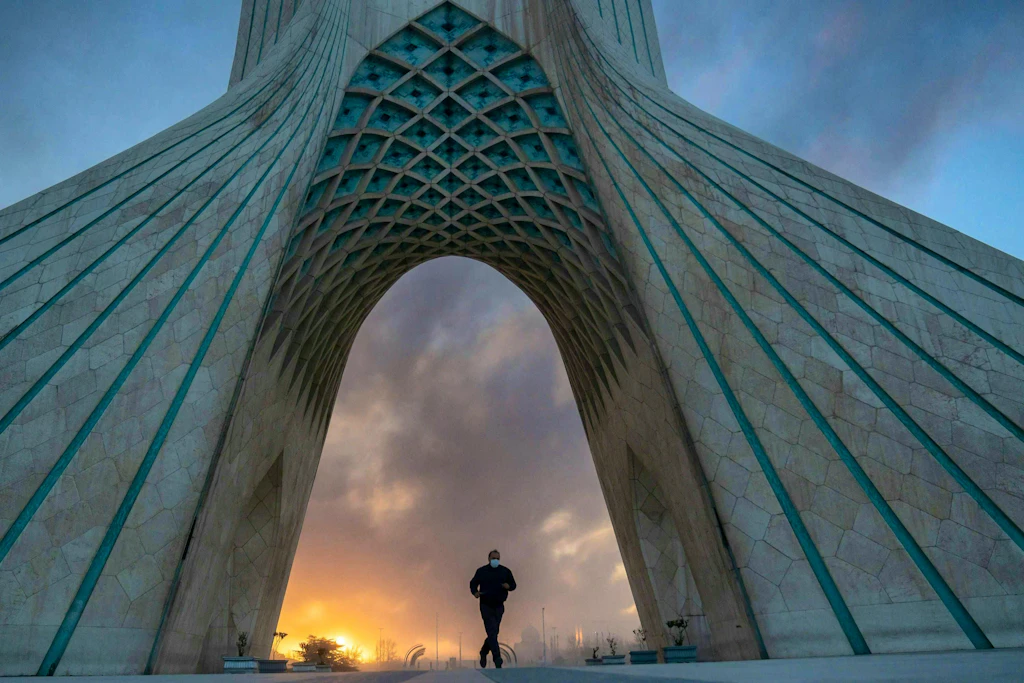 Thousands of people flee Iran's capital Tehran