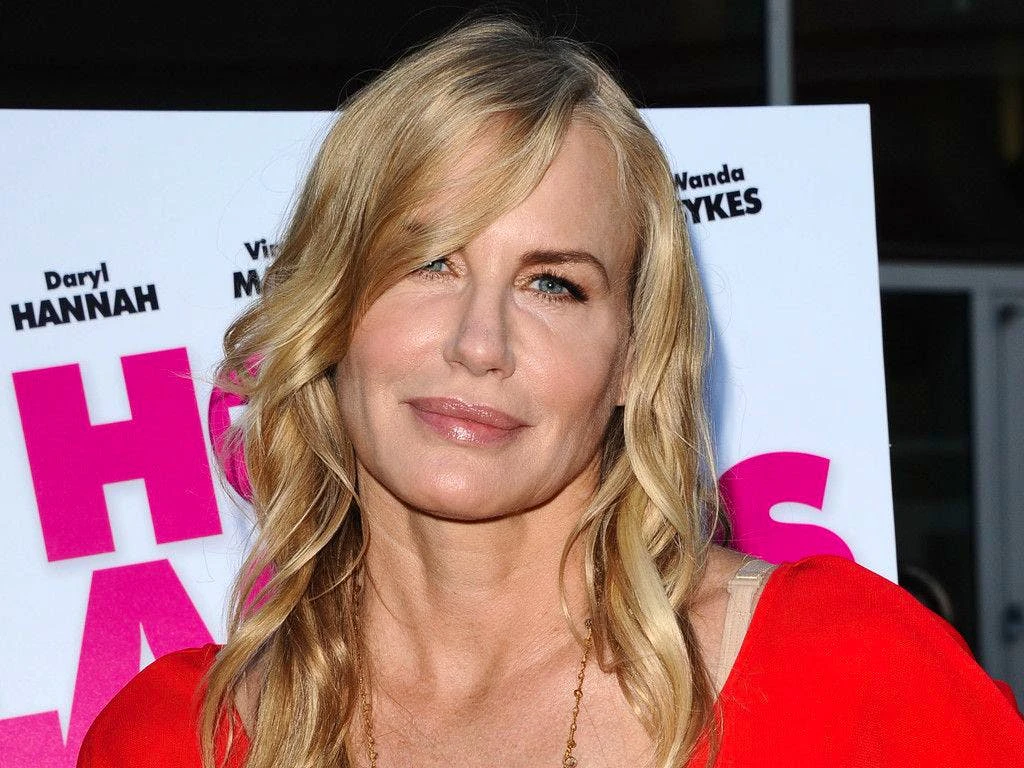 L'attrice Daryl Hannah ricorda la relazione con John F. Kennedy Jr: «Un ...