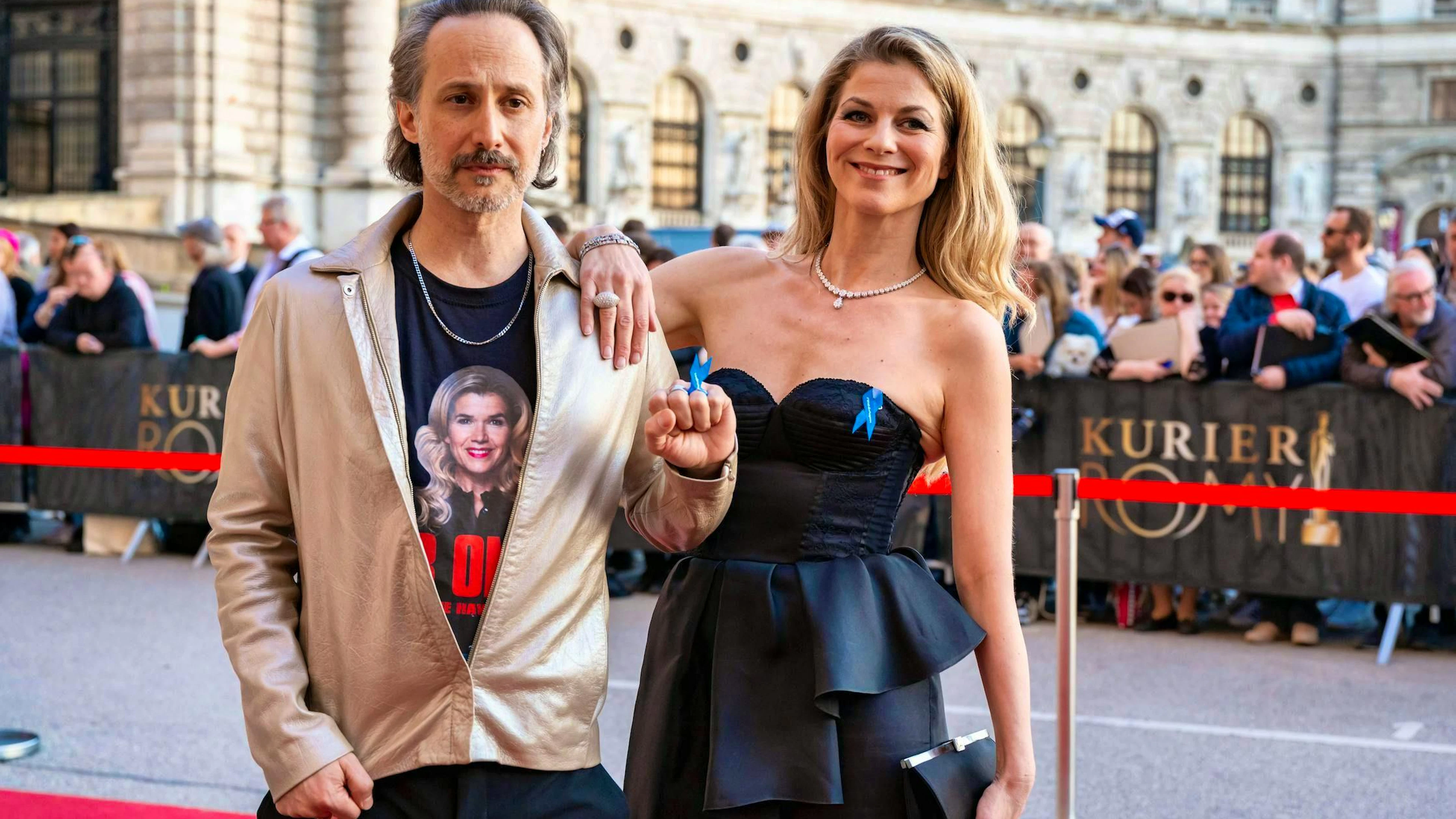 ESC presenter Ostrowski loves this "Bergdoktor" star