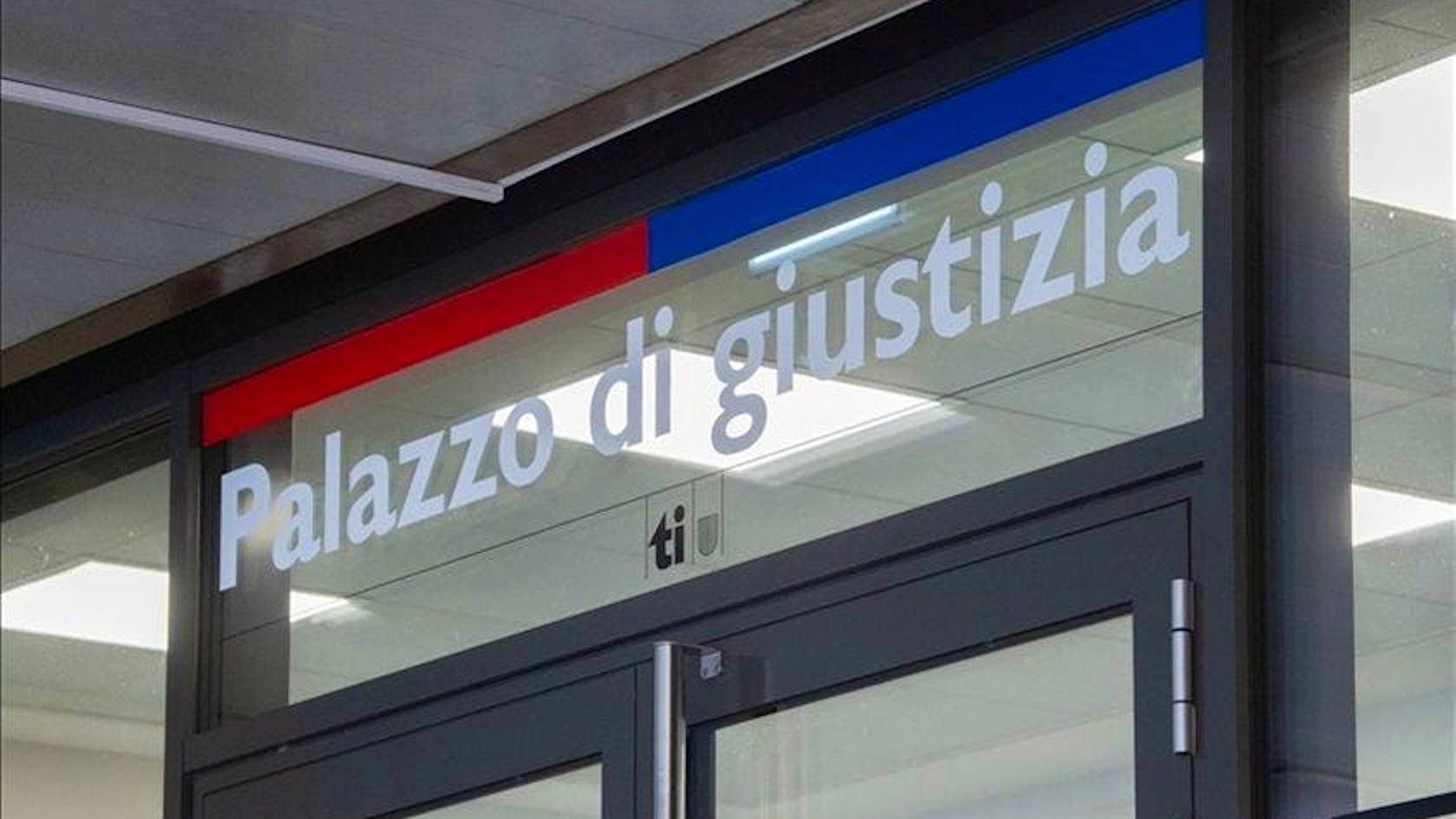 Atti sessuali, condannato