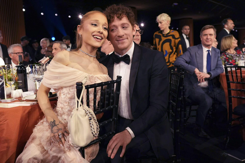 Liebes-Aus bei Ariana Grande und Ethan Slater: Trennung offenbar ...