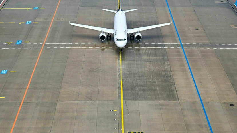 Passengers stranded on plane in sweltering heat – airline apologizes
