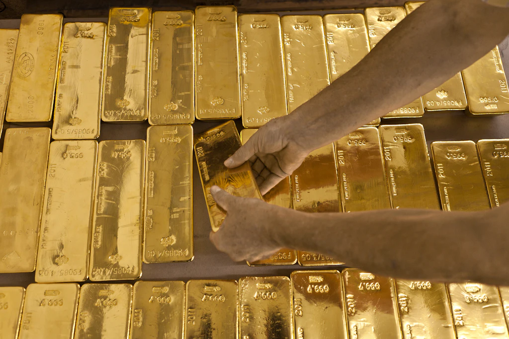 L'or chute sous la barre des 4000 dollars